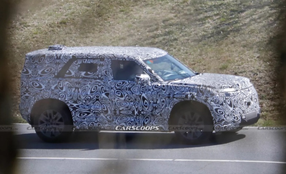The Electric Revolution: Land Rover's Compact SUV, the 'Mini Defender', Set to Take the Stage in ...